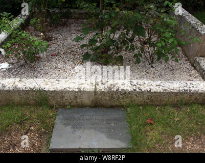 HAMPSHIRE; LYNDHURST; GRAVE OF ALICE LIDDEL (ALICE IN ALICE IN ...