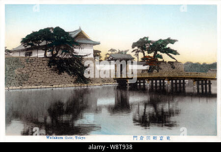 Hanzomon Gate of the Imperial Palace in Tokyo during Hanami Season ...