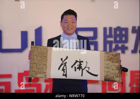 South Korean rapper Psy poses at the MTV Video Music Awards Photo Press ...