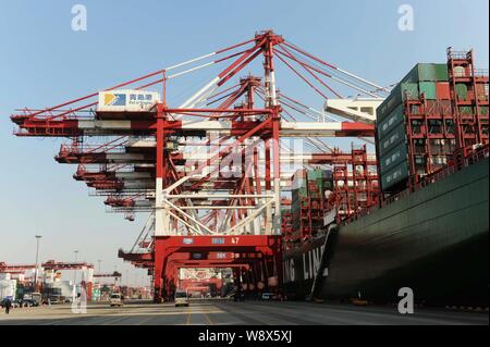 The world's largest container ship, CSCL (China Shipping Container ...