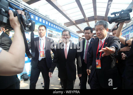 Vincent Siew Wan-chang, center, chairman of the Taiwan-based Cross ...