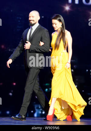 Australian Actor Hugh Jackman, left, and U.S actor Jake Gyllenhaal ...