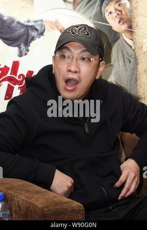 --FILE--Chinese scriptwriter Chen Wanning, better known by his stage ...