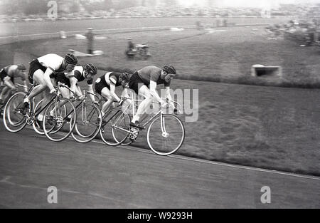 1950s, historical, racing cyclists at the Herne Hill Velodrome, South London, England, UK ...