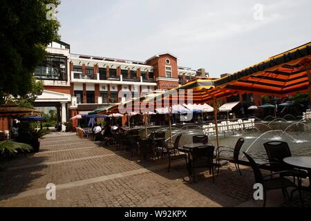 The Cool Docks - Shanghai (China Stock Photo - Alamy