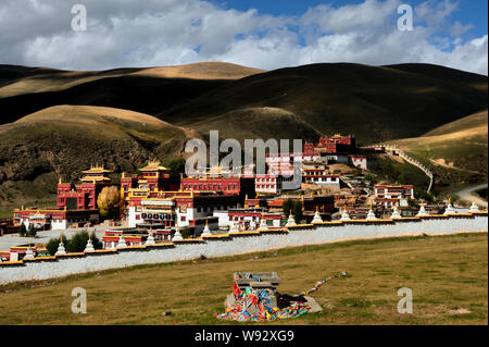 --FILE--General view of the Ganden Thubchen Choekhorling Monastery or ...