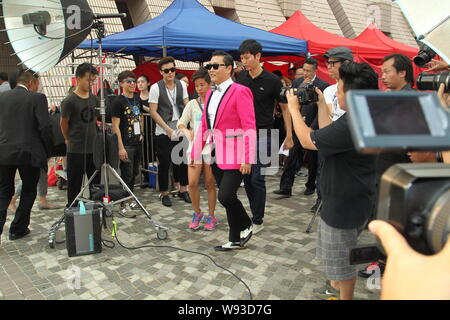 South Korean rapper Psy poses at the MTV Video Music Awards Photo Press ...