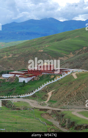 --FILE--General view of the Ganden Thubchen Choekhorling Monastery or ...