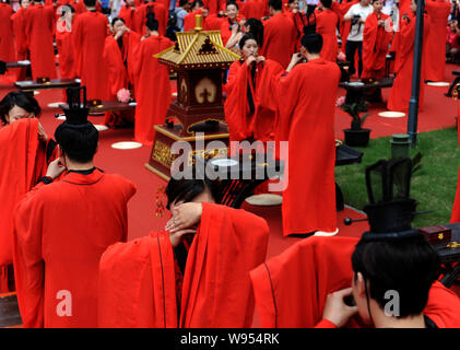 Traditional Chinese wedding is held in Xiaogan City, central China's ...