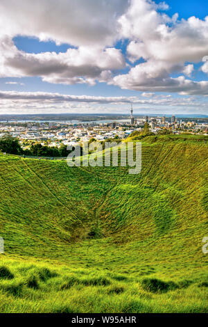 Volcanic crater at Mt Eden summit, Auckland Stock Photo - Alamy
