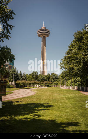 Skylon Tower Revolving Restaurant and Observation Deck, Niagara Falls ...
