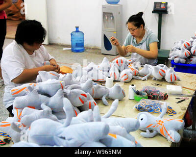 Chinese workers made toys of Wenlock, the mascot of the London 2012 ...