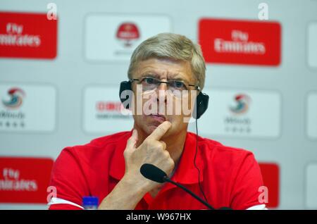 Arsene Wenger pictured during a soccer game between German Borussia ...