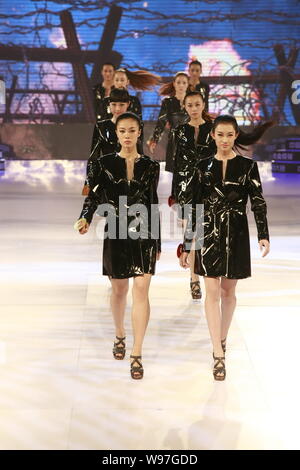 Contestants parade during the 7th China Super Model Final Contest in ...