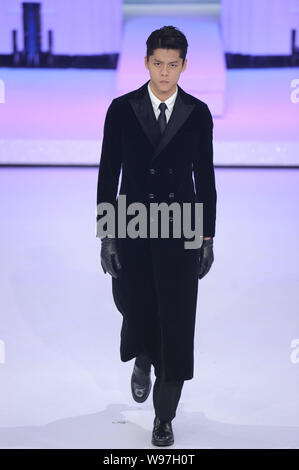 Red Dragonfly fashion show at the China Fashion Week Autumn/Winter 2012 ...