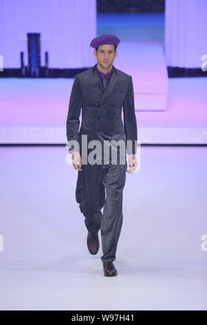Red Dragonfly fashion show at the China Fashion Week Autumn/Winter 2012 ...