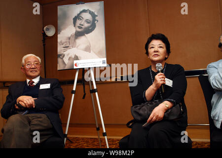 Rosa Hung or Hong Luoxia, 74, shows an old photo of her taken by Jewish ...