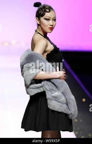 Dunnu fashion show at the China Fashion Week Autumn/Winter 2011 in ...