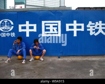 --FILE--Chinese workers of CREC (China Railway Engineering Corporation ...