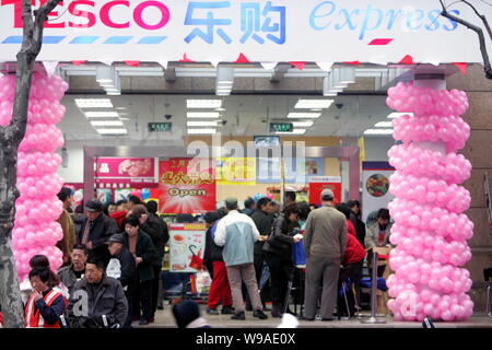 TESCO supermarket store in Shanghai China Stock Photo - Alamy