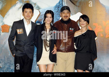 (From left) Chinese actor Ren Quan, Chinese singer and actress Chen Rui ...
