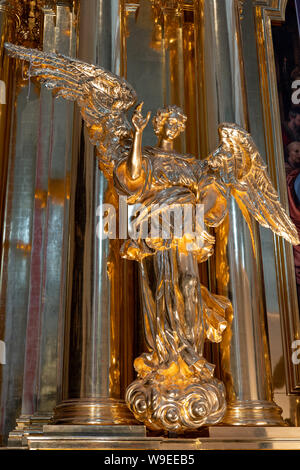 Holy cross church in Warsaw, Poland Stock Photo - Alamy