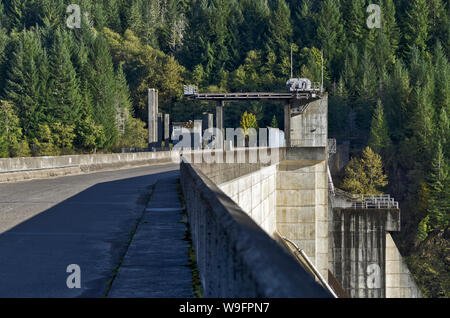 Green Peter Dam, a Corp of Engineers project, impounds Green Peter Lake ...