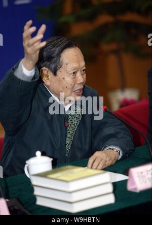 Accomplished scholar Yang Zhenning (Yang Chen-ning, F),a Chinese ...