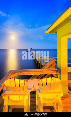 Full moon over Atlantic Ocean in Cape Cod, USA Stock Photo - Alamy