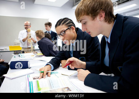 Teenage secondary school pupils in 1990, science lessons, Kettlethorpe ...