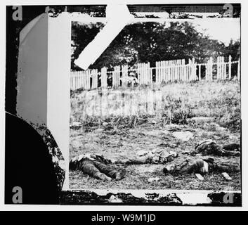 Antietam, Maryland. Dead soldiers on battlefield, Civil War Photographs ...