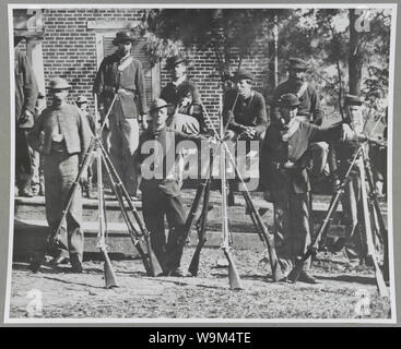 Appomattox Court House, Va. Federal soldiers at the courthouse, Civil ...