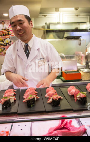 Sushi bar, Tokyo Stock Photo - Alamy