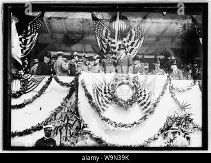Barry statue unveiling, 1917 Stock Photo - Alamy