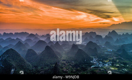 Cuiping Mountain - Sunset of Cuiping Mountain in Yangshuo, Guilin ...
