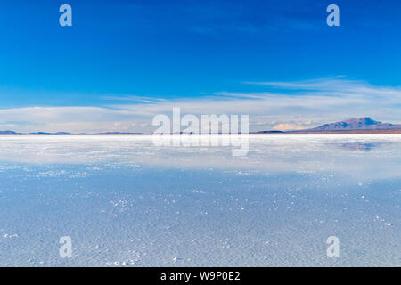 Perfect reflection in Salar de Uyuni, Uyuni Salt Flats in Bolivia, the ...
