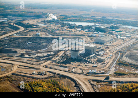 Oil sands mining at Muskeg River Mine in Albian Sands project near Fort ...