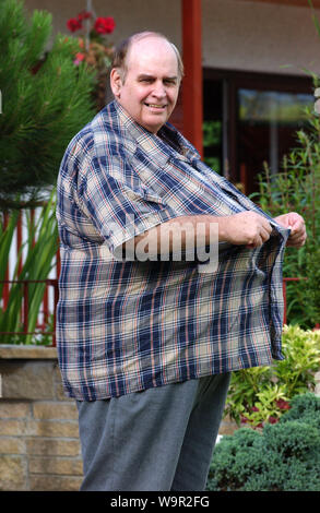 Former manager of Scottish boy band The Bay City Rollers, Tam Paton who ...