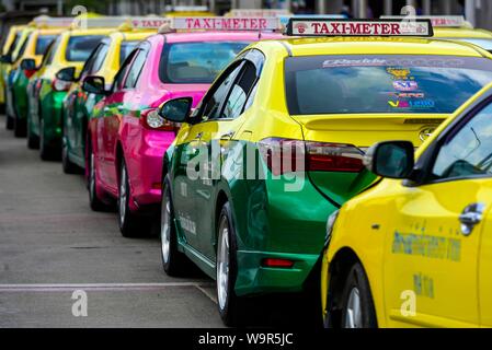 Many taxis in a row, Bangkok, Thailand Stock Photo - Alamy