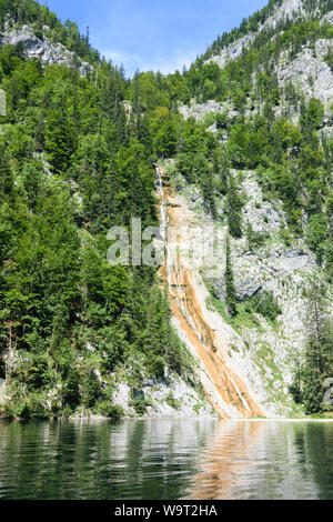 Lake Toplitz is in the mountains of the Salzkammergut lake district ...