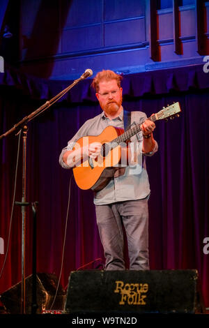 Folk singer, John Smith, Rogue Folk Club, Vancouver, British Columbia ...