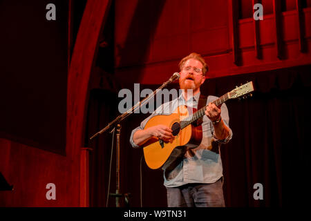 Folk singer, John Smith, Rogue Folk Club, Vancouver, British Columbia ...
