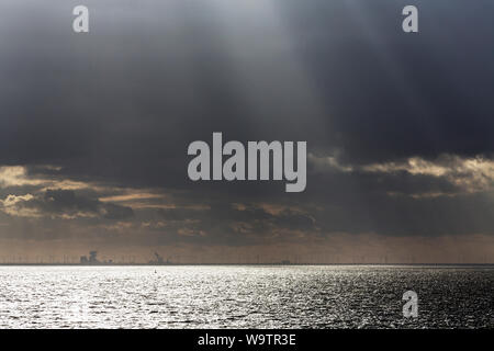 Norderney, Weststrand, Meer, Wellen, Horizont, Regenwolken Stock Photo ...