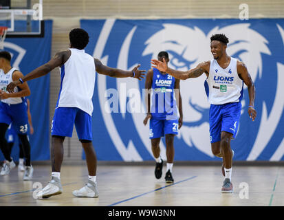 Karlsruhe, Germany. 15th Aug, 2019. Jeremy Dunbar (PSK)/r, individual ...