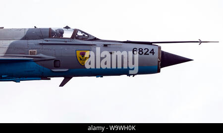 The cockpit of the Mig-21 fighter jet Stock Photo - Alamy