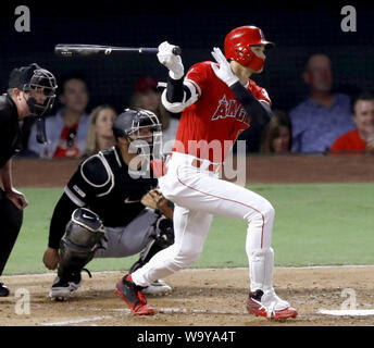 Anaheim, California, USA. 15th Aug, 2015. Blake Michael from the cast ...