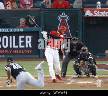 Anaheim, California, USA. 15th Aug, 2015. Blake Michael from the cast ...