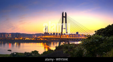 Chongqing ding mountain Yangtze river bridge Stock Photo - Alamy