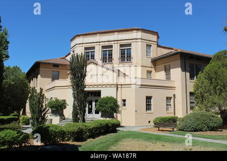 George Hart Hall, UC Davis, Davis, California Stock Photo - Alamy