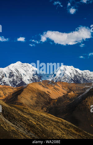 Sichuan xindu bridge snow mountain Stock Photo - Alamy